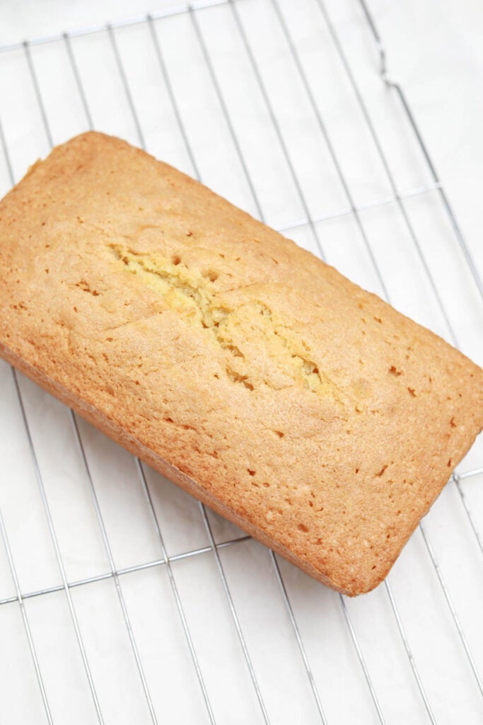 Easy Sponge Loaf Cake - Bakinghood